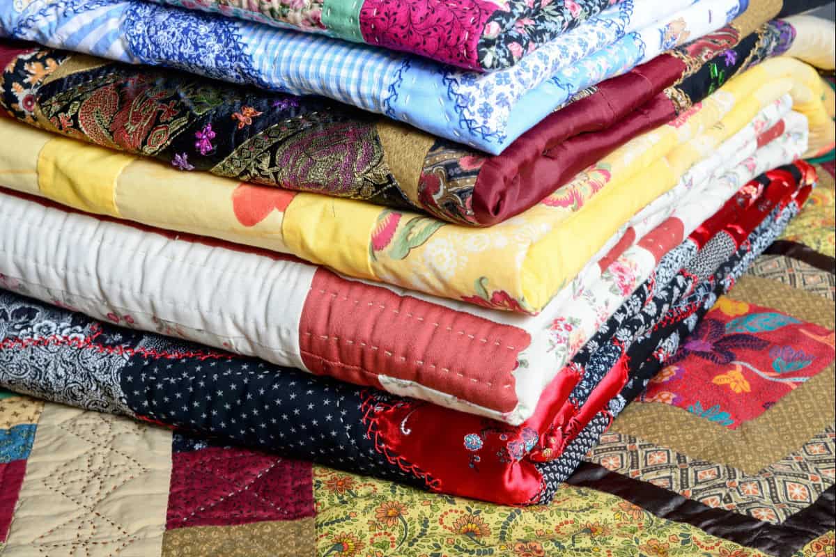 10 Differences Between Hand Quilting And Machine Quilting 10 Differences Between Hand Quilting ...